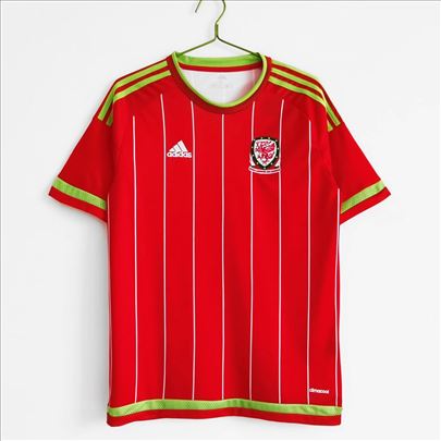 Vels (Wales) 2015/2016 domaći dres