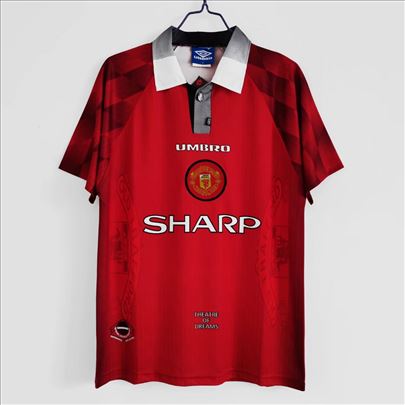 Manchester United 1996/1997 domaći dres