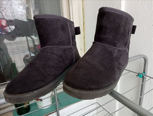 UGG model polovne zenske kratke cizme,ocuvane br40