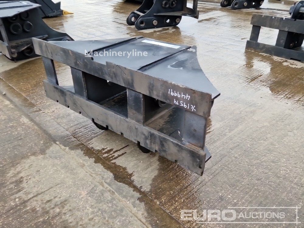 Prodaje se Fork Carriage 65/80mm Pin to suit 13/20 Ton Excavator kašiku za prednje utovarivač na aukciji