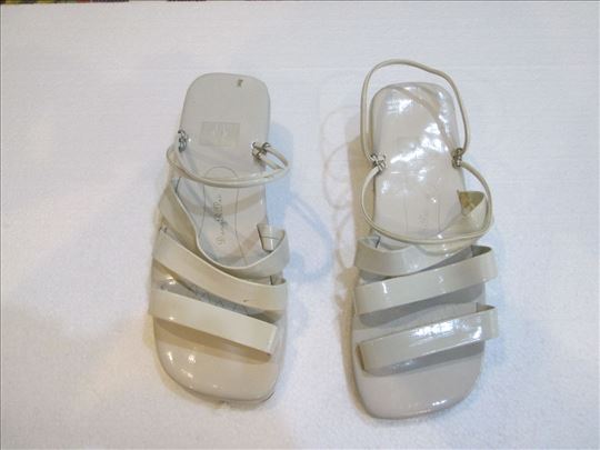 Ženske sandale br. 40