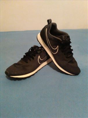 Nike MD Runner 2 patike, broj 45