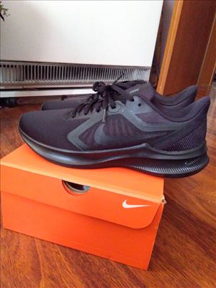 Patike Nike broj 42,5 nove u kutiji