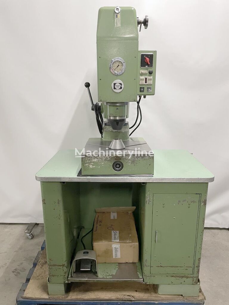 BRÄCKER PN 300 metalna presa