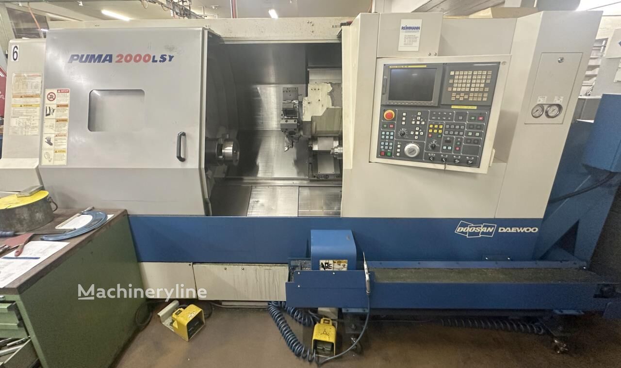 Doosan PUMA 2000 LSY strug za metal