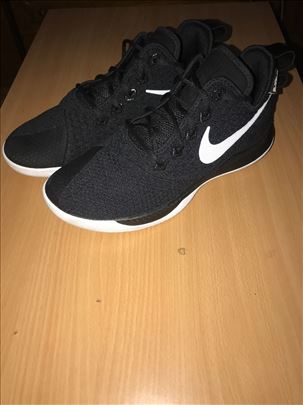 Nike Lebron Witness 3 patike broj 42