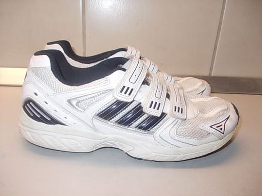 " Adidas " Broj 37,5 iz Nemačke, veoma lep model,