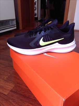 Patike Nike broj 42,45 i 46 nove