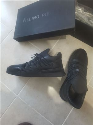 Filling pieces patike