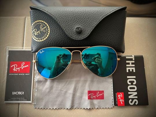 Ray Ban model RB3025 AVIATOR Gold / Blue Mirror