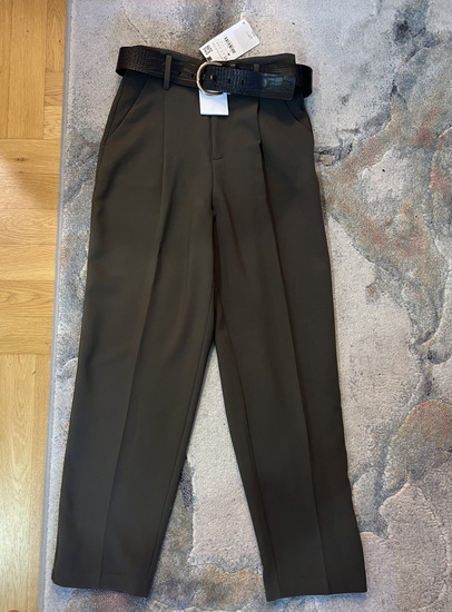 Nove Zara pantalone visokog struka