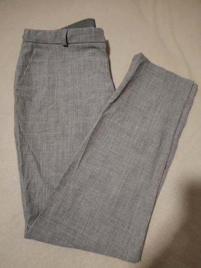 Stradivarius poslovne pantalone