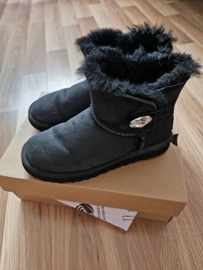 UGG cizme