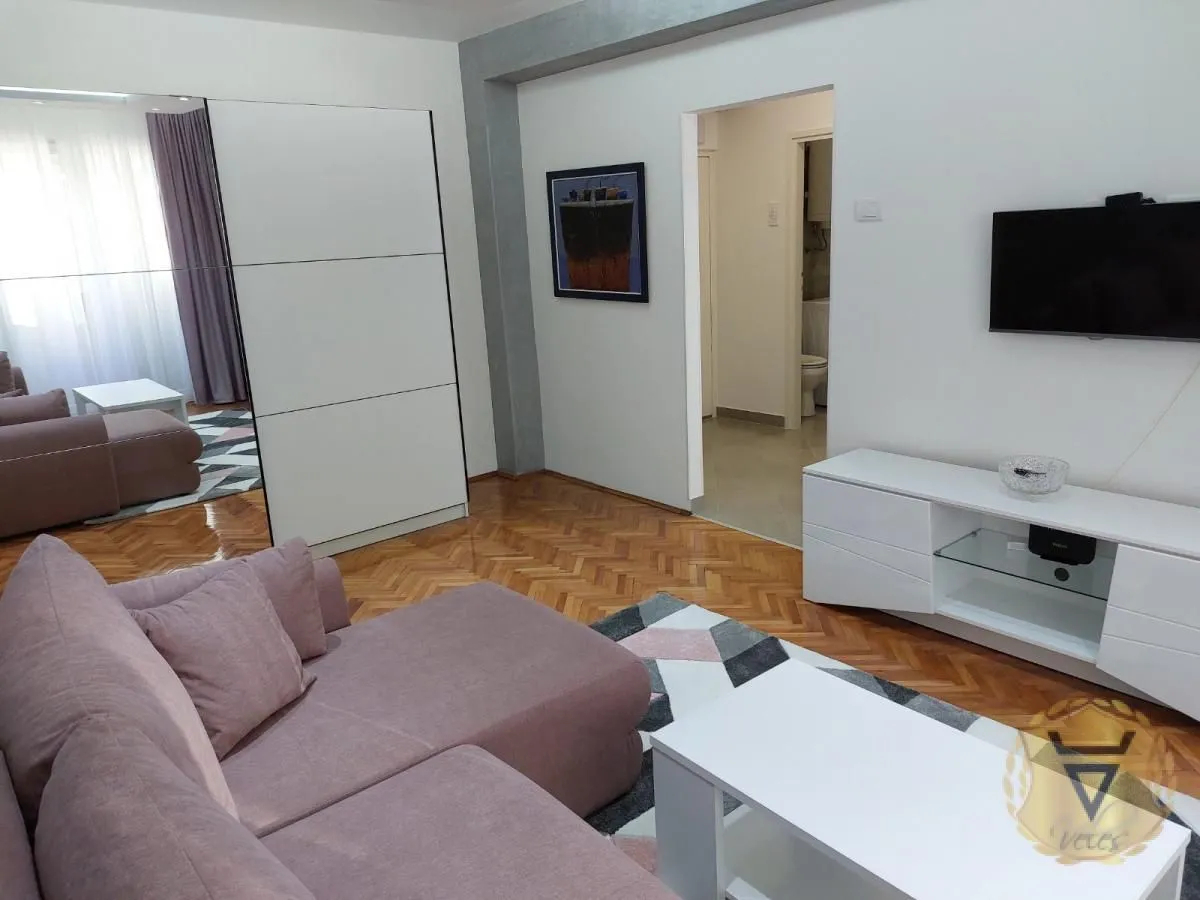 Izdavanje, jednosoban stan, 40m2, Palata Pravde, Beograd