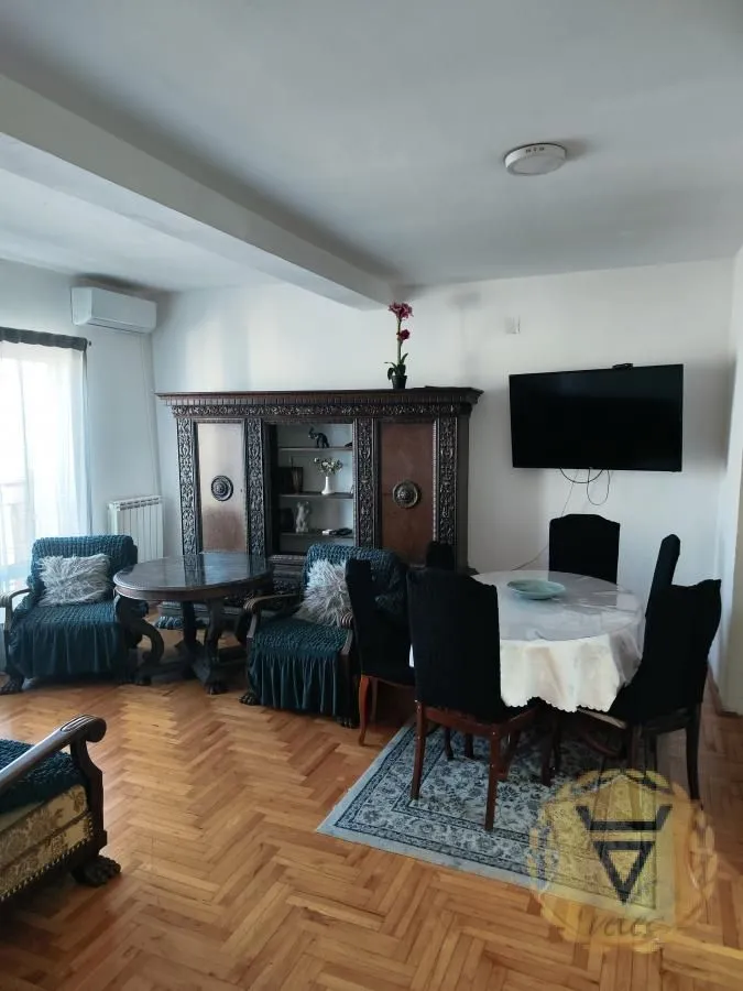 Izdavanje, petosoban stan, 160m2, Đeram Pijaca, Beograd