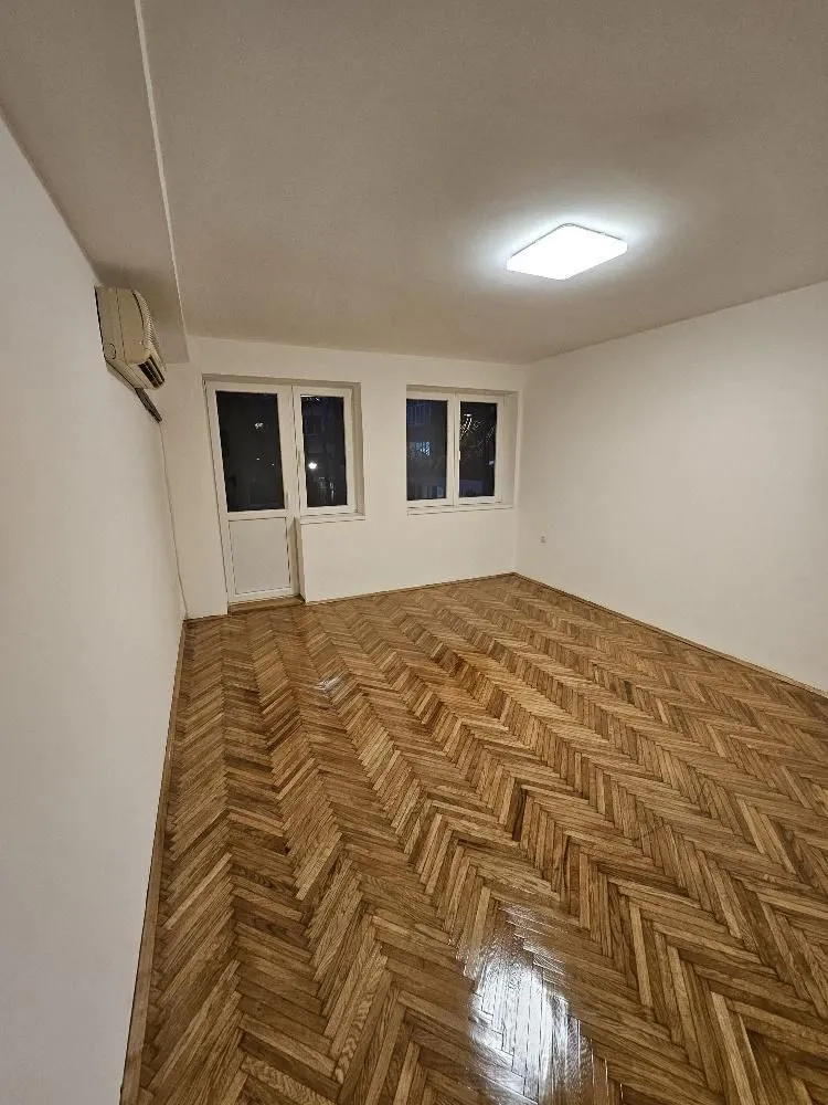 Izdavanje, poslovni prostor, 70m2, Vračar, Beograd