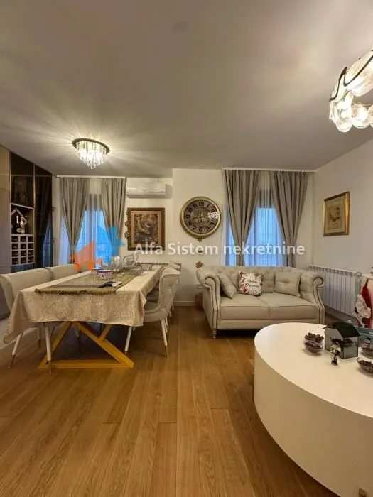 Izdavanje, trosoban stan, 90m2, Čubura, Beograd