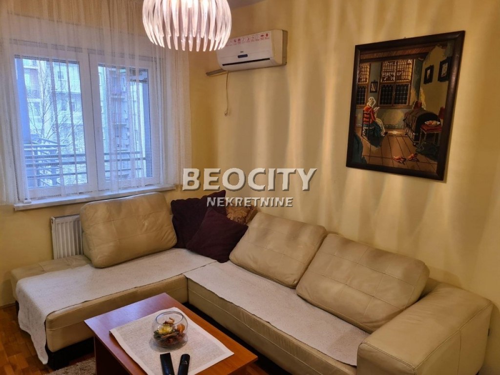 Novi Sad, Grbavica, Trg Komnenskog, 1. 5, 45m2, 500EUR