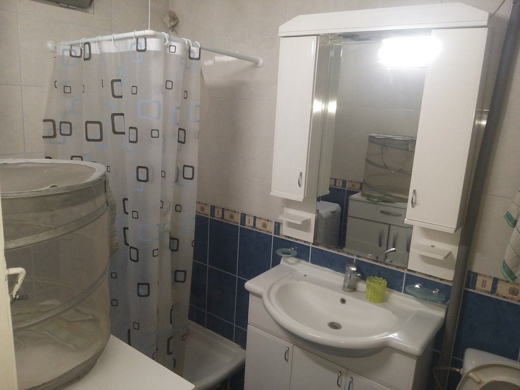 Dvoiposoban stan za izdavanje, Medijana, 350€, 70m²