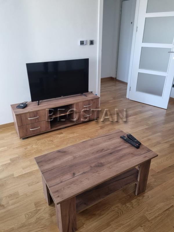 Vojvođanska, Trosoban stan za izdavanje, 54m2, 550€