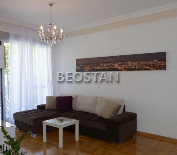 Trosoban stan za izdavanje, 78m2, 1.200€