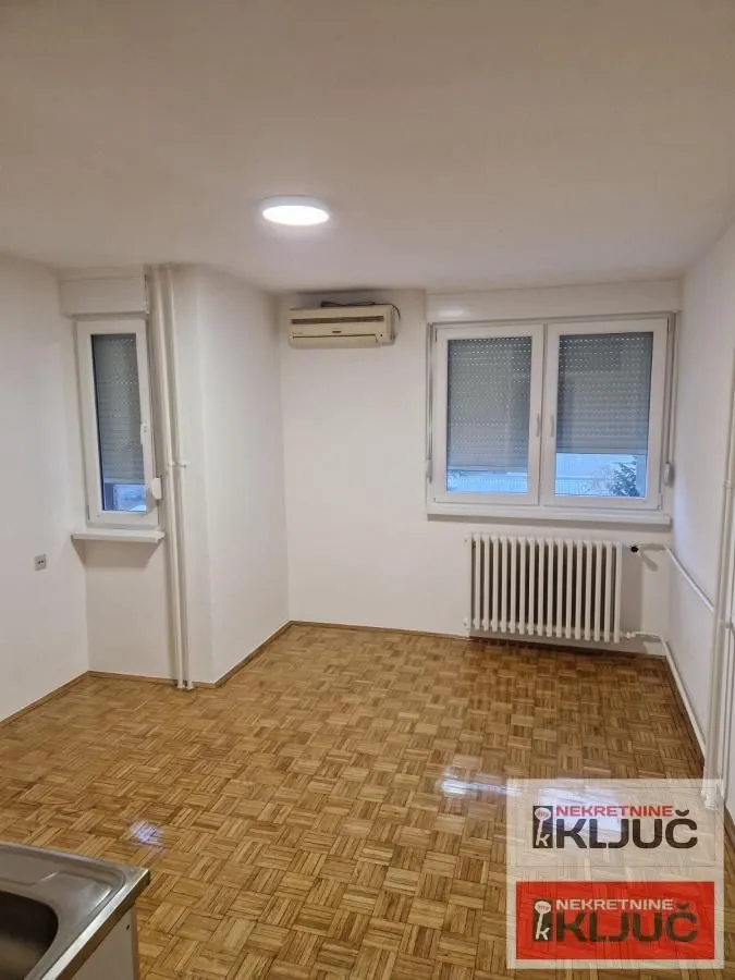 Prodaja, garsonjera, 21m2, Bulevar Oslobodjenja, Novi Sad, Novi Sad