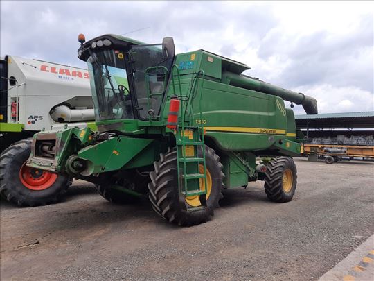 John Deere T550