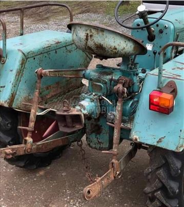 Hidraulika (poklopac) za traktor oldtimer