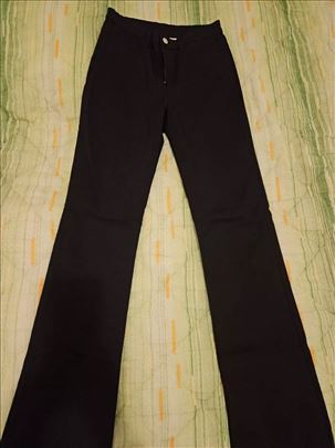 Nove H&M crne pantalone 36