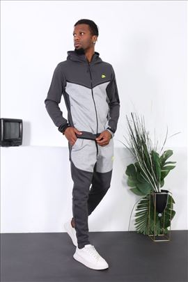 Nike tech fleece trenerke