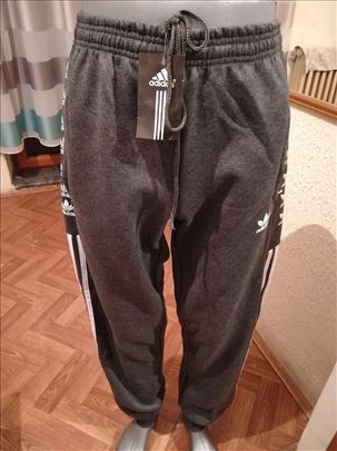 Nova muška pamučna trenerka Adidas siva xl debela