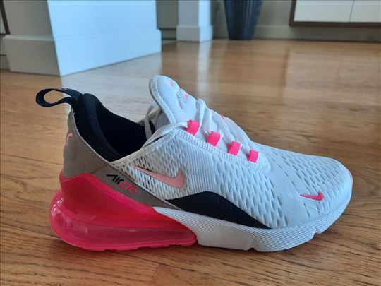 Zenske Nike patike Air Max 270