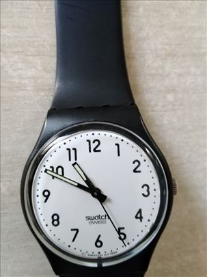 Swatch svoč sat crno- beli