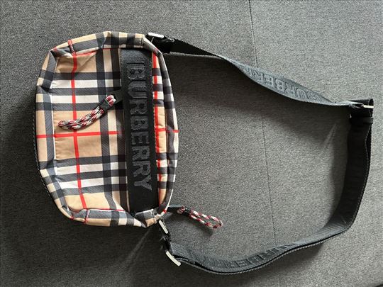 Burberry torbica novo