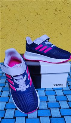 Nove adidas patike br 25