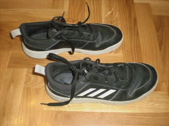 Adidas patike crne kao nove