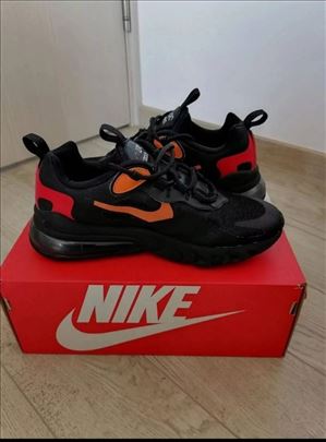 Nike 270