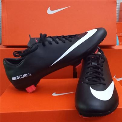 Nike original kopacke i patike za m.fudbal A klasa