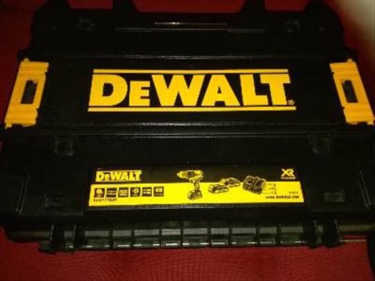 Dewalt dcd777