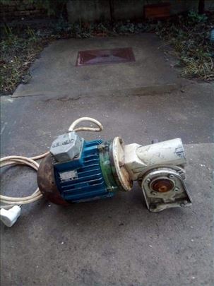 Trofazni elektromotor jacine 1,1 kw sa reduktorom