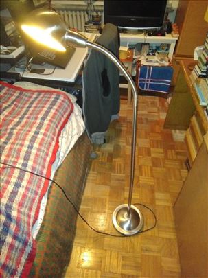 Podna lucna metalna lampa, 75Wmax. Vrlo malo koris