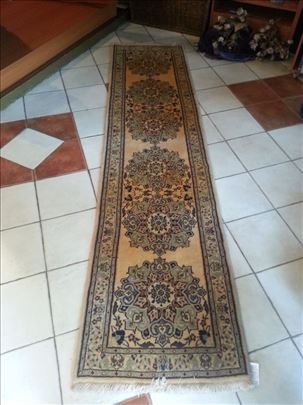 Ručno tkani tepih