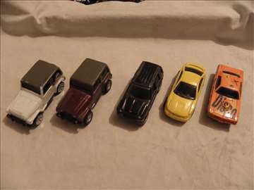 5 kom. automobila, oko 1:60, III, može i na kom.