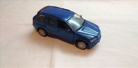 Autic BMW X5, 1:43,farban,neispravan frikcioni mot