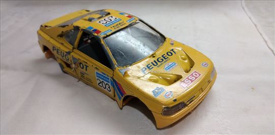 Burago Peugeot 405 Turbo 16, 1:24 Italy za delove