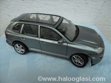 Motor Max Porsche Cayenne 1/18