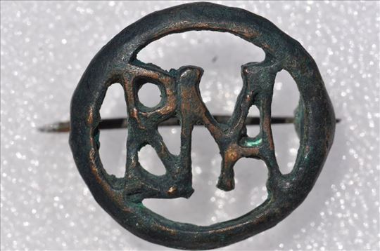 Rim fibula sa inicijalima RNA, bronza