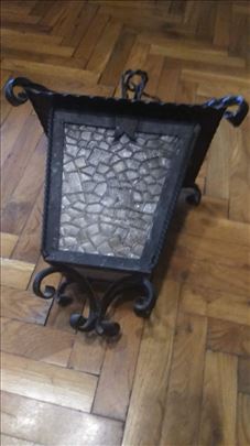 Lampa od kovanog gvožđa