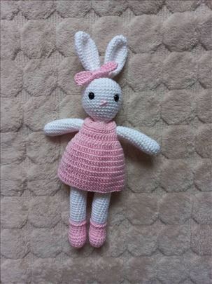 Heklana igračka zeka, amigurumi