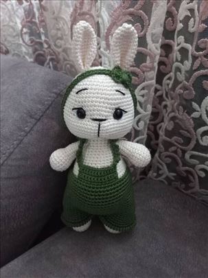 Heklana igračka zeka, amigurumi